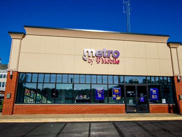 Metros PCS | Commercial Real Estate | Schiavo Portfolio